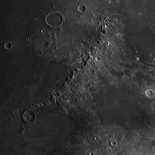 Mare Imbrium und Apennine Mountains | Sternenlicht